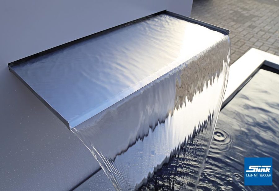 Formales Wasserbecken mit Wasserfall-Stele Ella Victoria ...