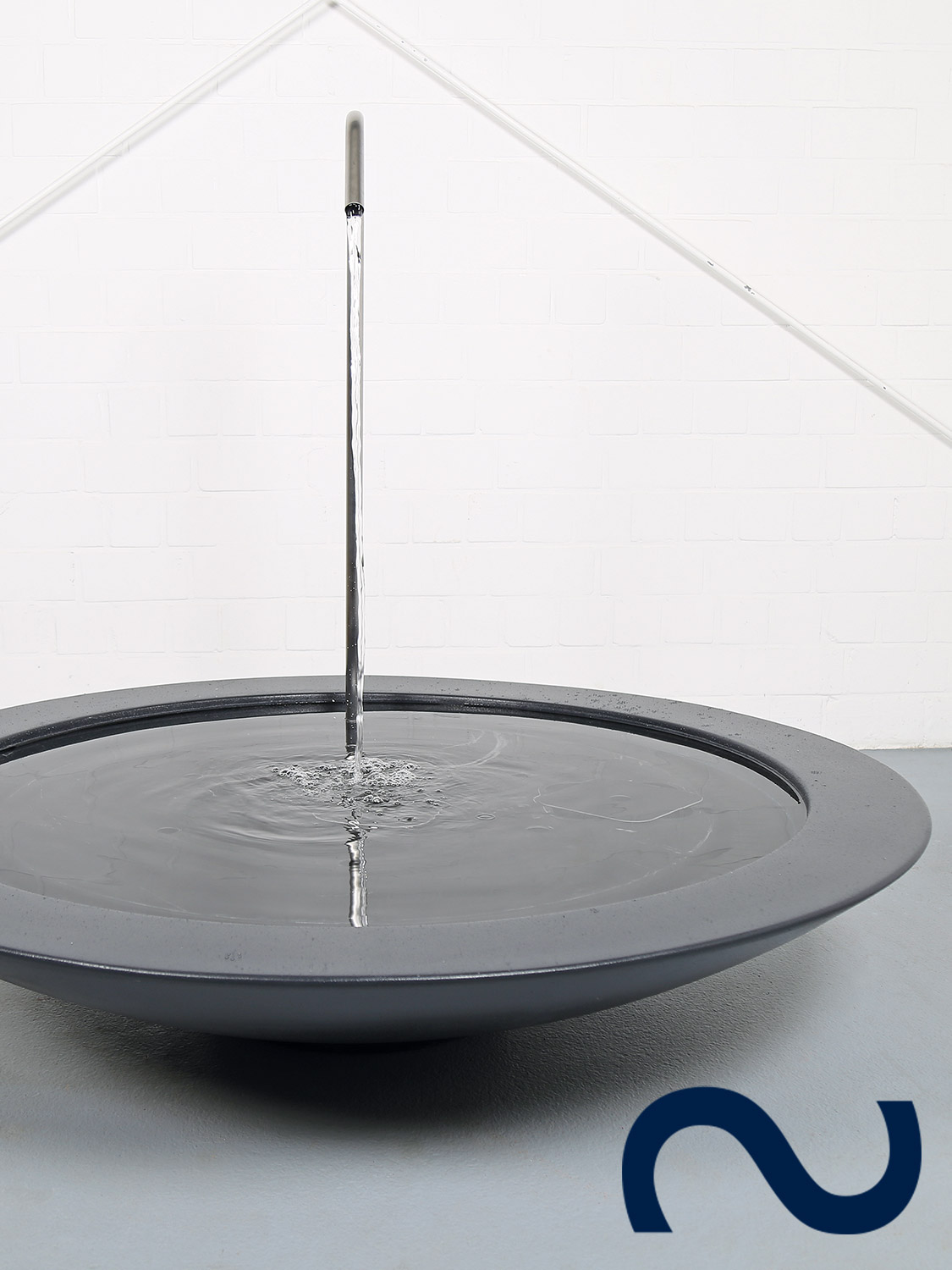 Wasserschale Brixen mit Edelstahl-Wasserauslauf - Gartenbrunnen ...